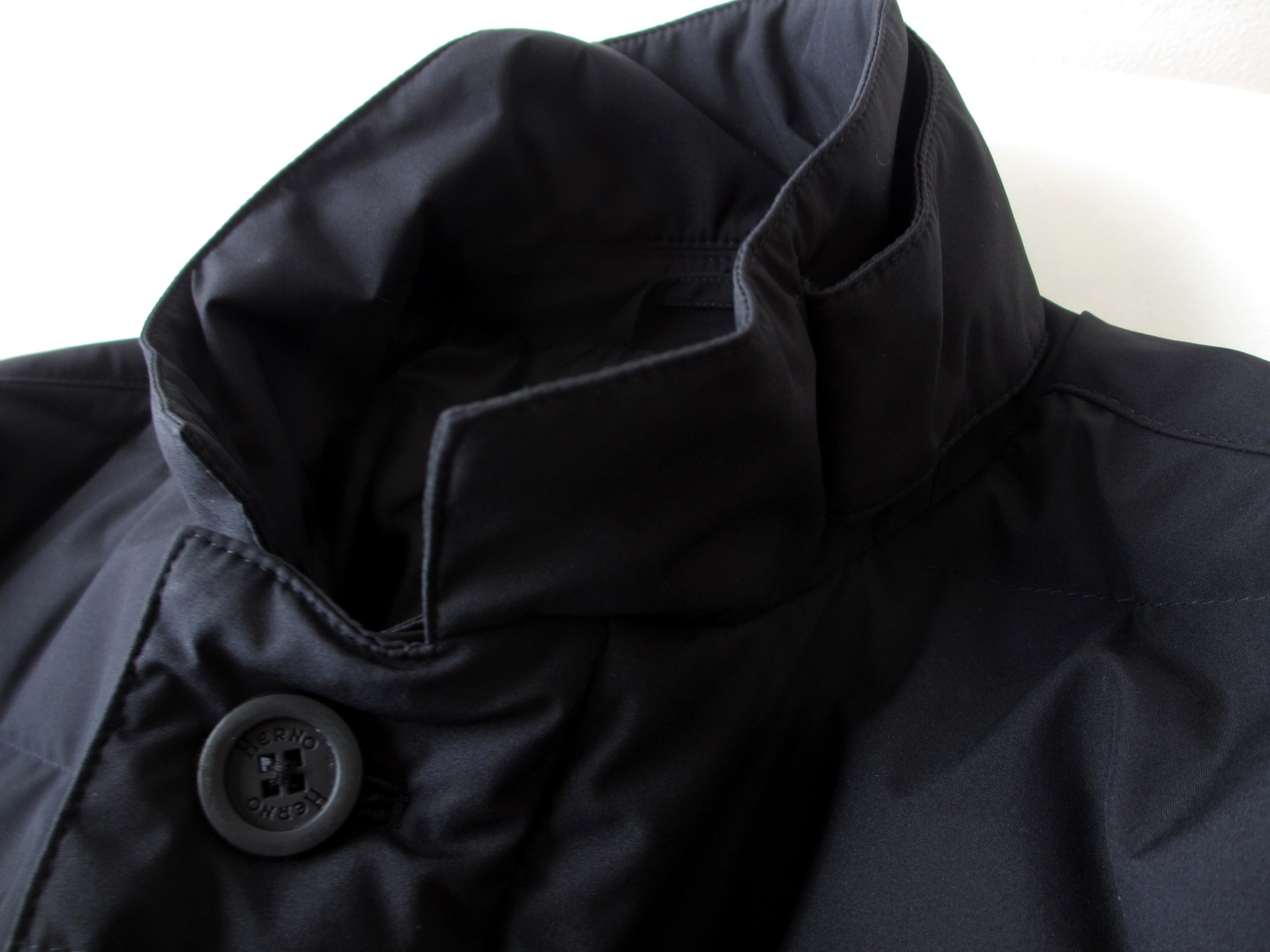 GLORYGUY & Cachette｜筋トレしなくても美しいボディを保つ!? HERNO/ヘルノの「Laminar」立ち襟コンパクトダウンジャケット＆"Wool調"グレンチェック柄フーデット ...