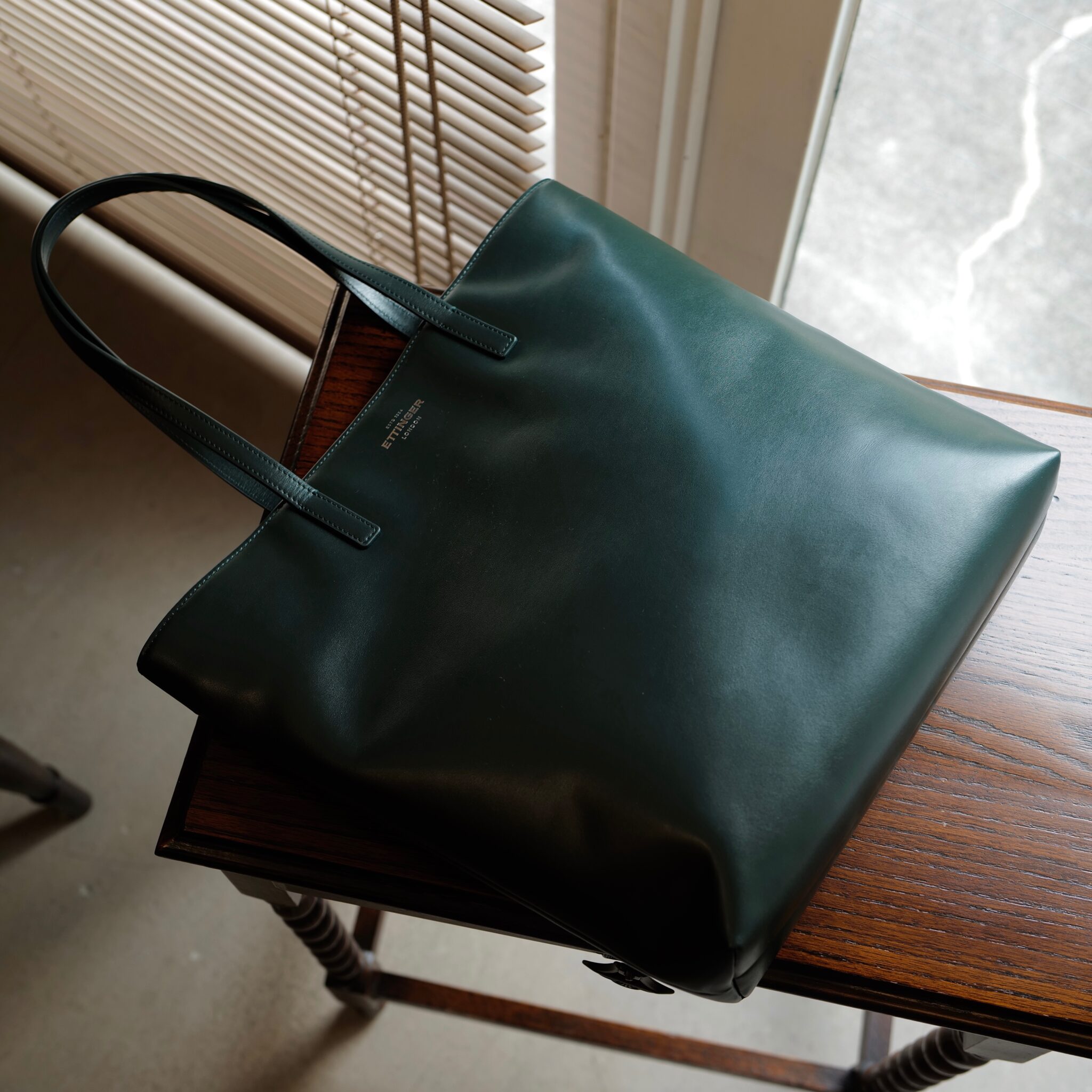 【ETTINGER/エッティンガー】から品格漂うニュートートバックをご提案します。※追記アリ ｜ Clothes to You｜GLORYGUY＆Cachette